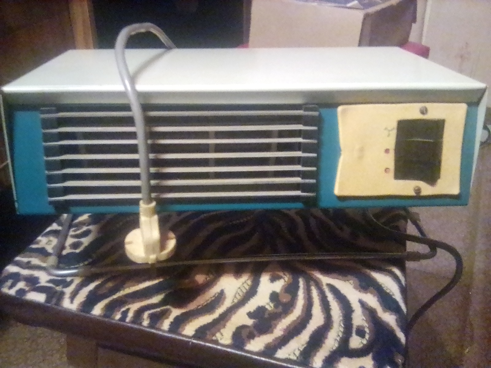 ВИНТАЖ! Показываю бытовую технику СССР - фильмоскоп Пушка Ф7, рефлектор, электротепловентилятор