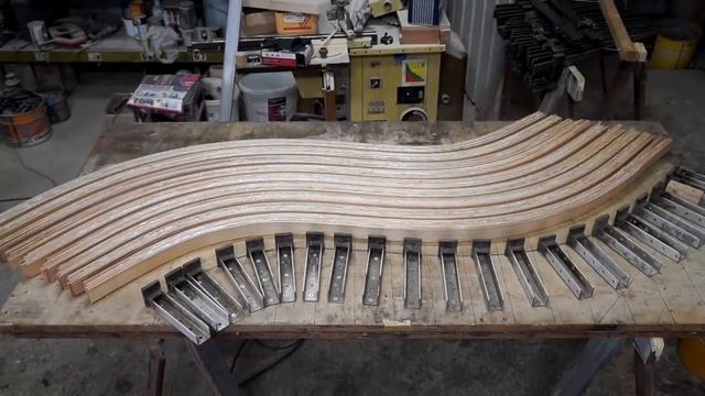 Изогнутая скамейка своими руками.