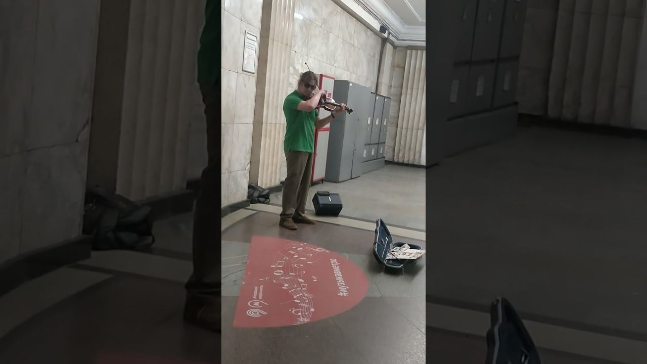 2023.05.27 Москва. Музыка в метро. Станция Театральная