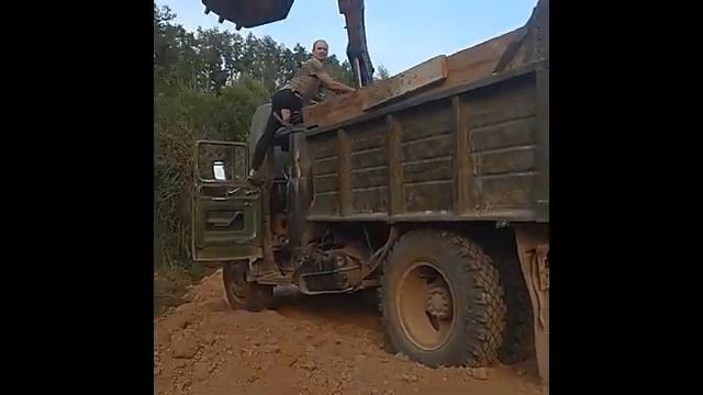 Интересный ЗИЛ с установкой!! мой пруд в аренде