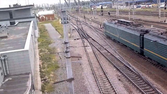 Грузовой поезд на Ладожском вокзале