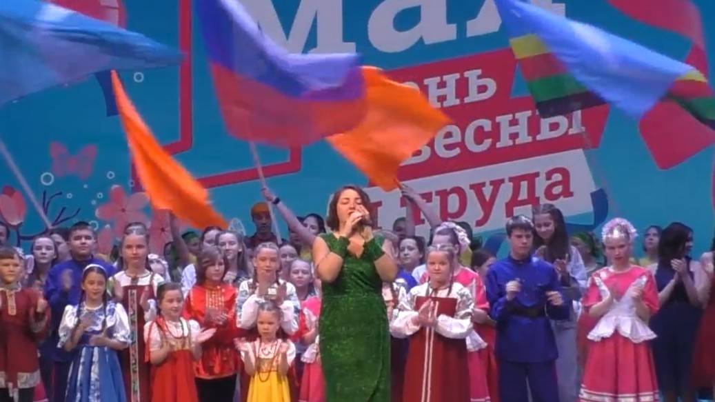 Наступает первомай Шире двери открывай
