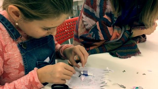 Канал Доминика-земляника Делаем робожука в городе роботов.mp4