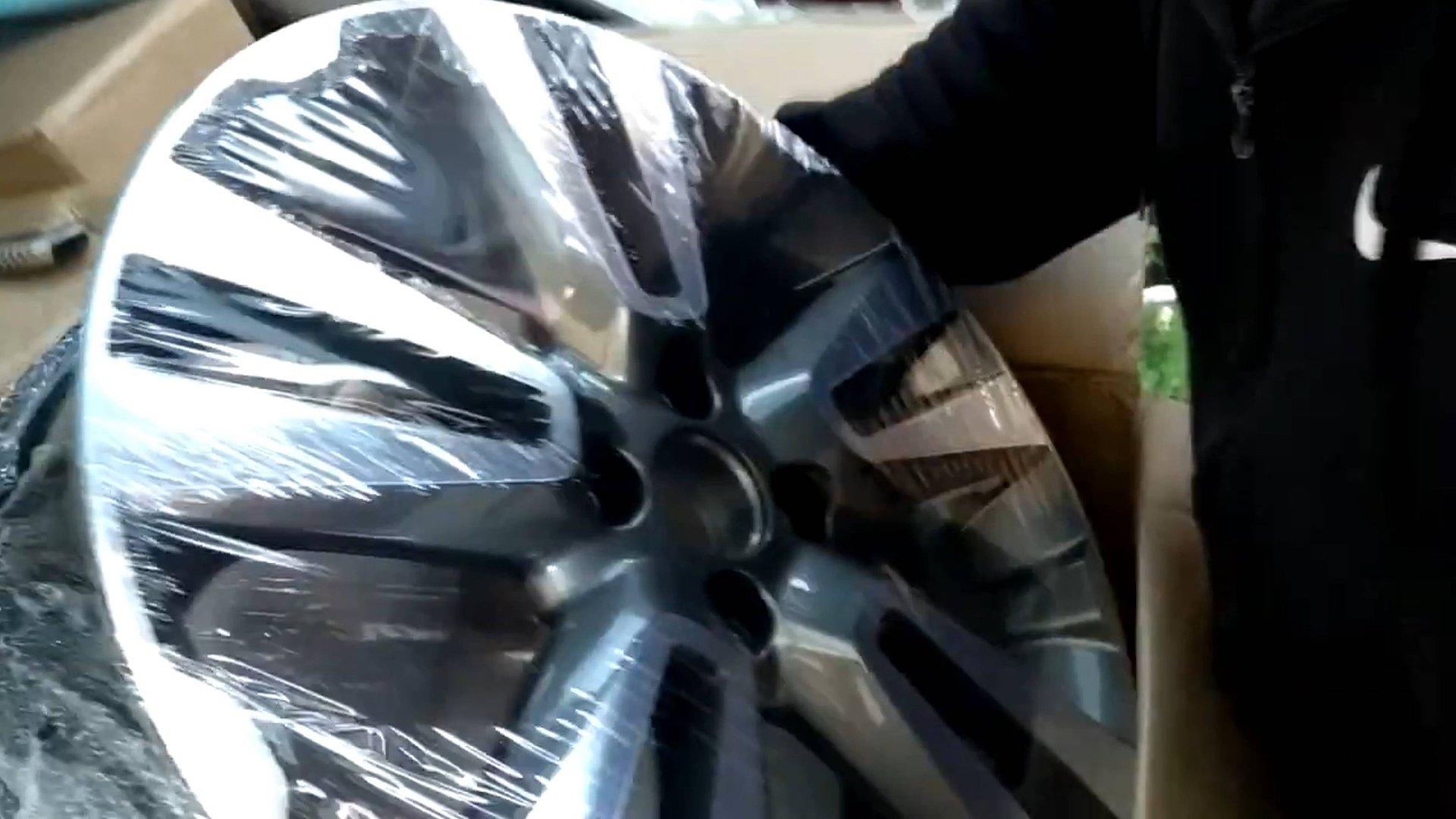 Lada Vesta SW Cross Оригинальные диски Распаковка