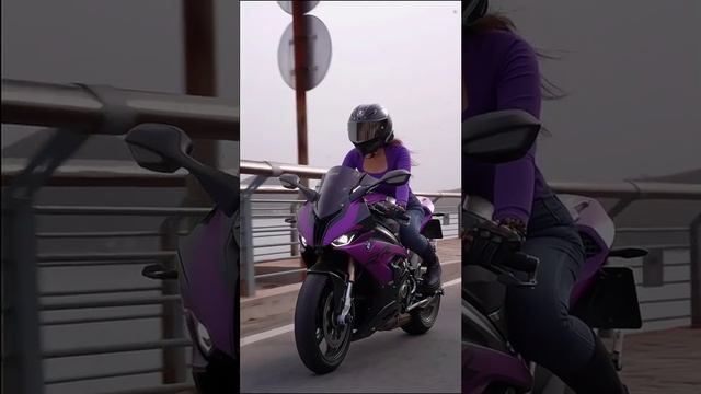 Девушка на моте.mp4