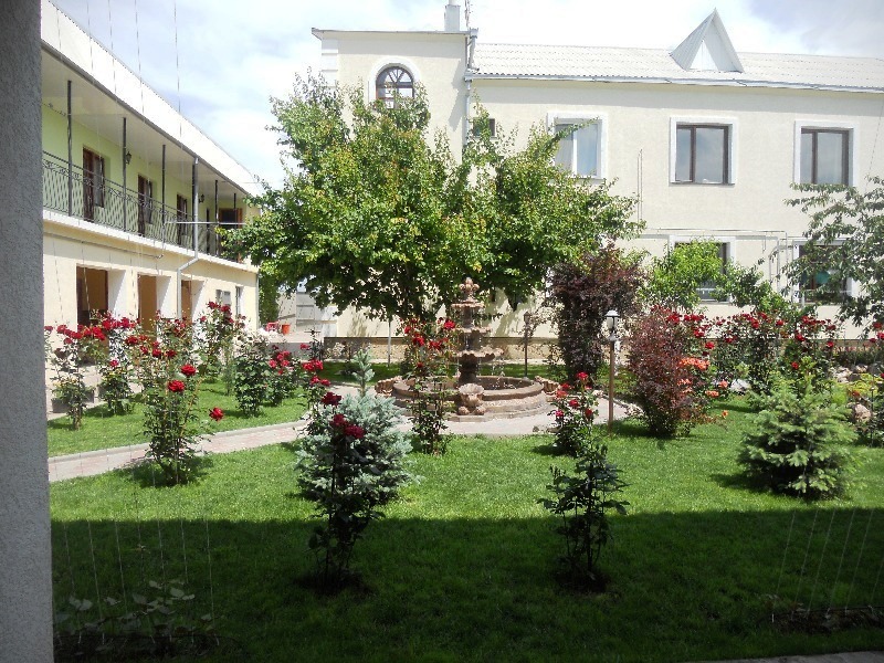 Николаевка снять жилье для отдыха недорого. Отдых в Николаевке в Крыму. «Отдых у Изета» ГОСТЕВОЙ ДОМ