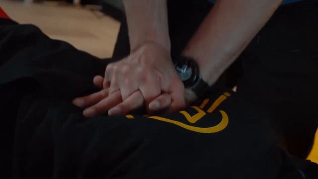 Занятия по оказанию первой медицинской помощи в автошколе «Колесо» Москва