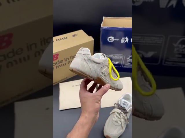 Женские кроссовки Miu Miu x New Balance 530