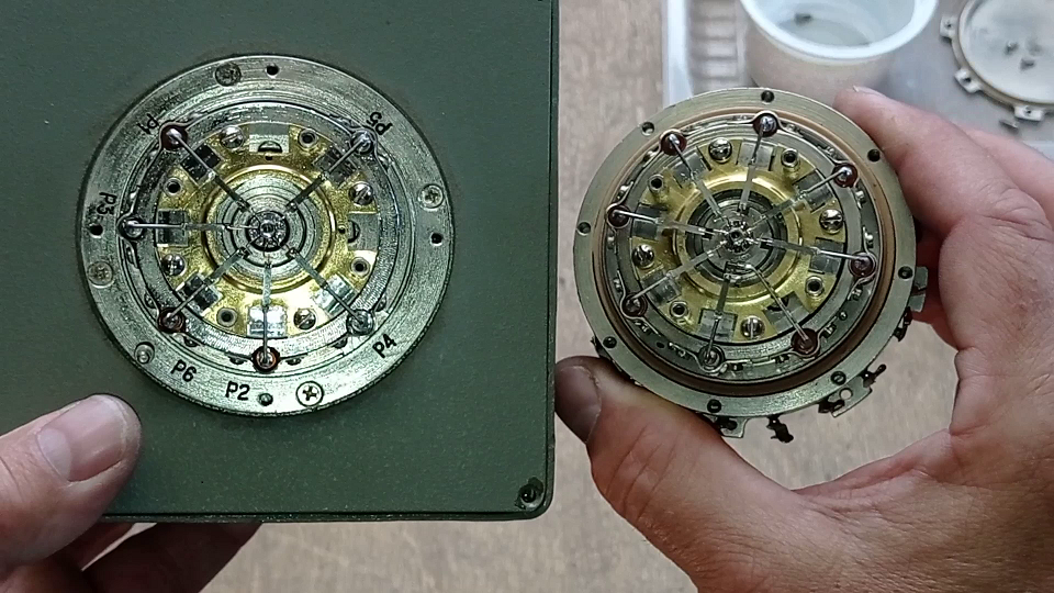 Дифференциатор Д1 и блок электрометрический БЭМ4. Разборка. Приборы - драгметаллы. Золото, палладий.