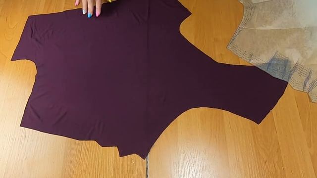 Облегающее платье с ассиметричным вырезом горловины. Раскрой и пошив платья по готовой выкройке.mp4