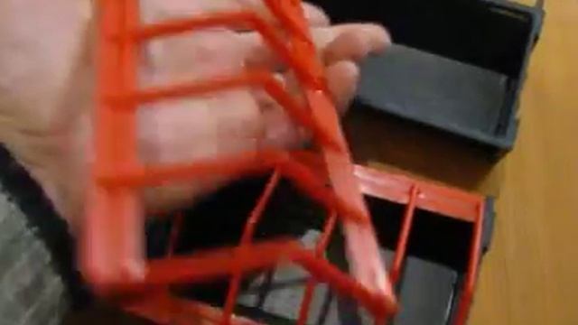 Лотковая кормушка для птенцов, цыплят, перепелят с крючками и секциями (короткая) заводского про-ва