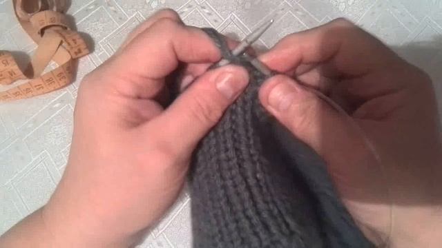 МУЖСКАЯ ШАПКА НА ЗИМУ ВЕСНУ ОСЕНЬ спицами  Вяжется просто получается красиво  ПРИСОЕДИНЯЙТЕСЬ!