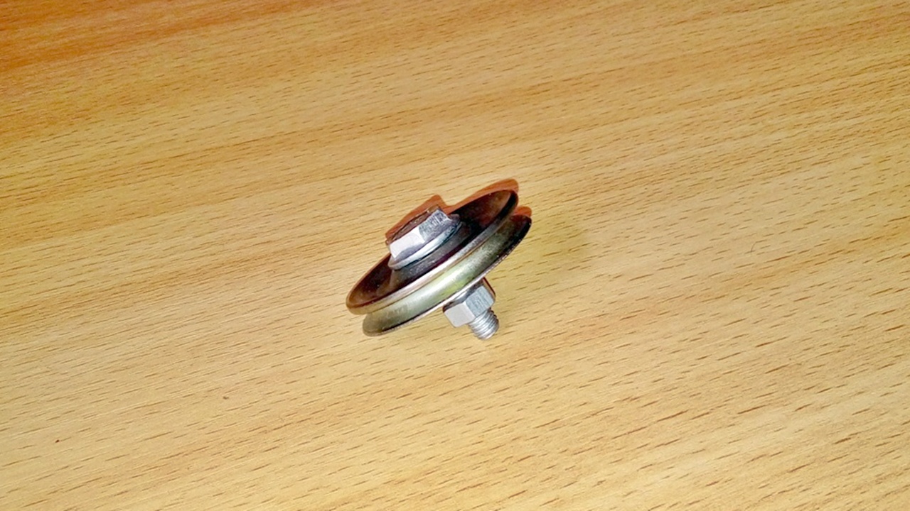 Замена верхнего ролика стеклоподъемника на ВАЗ 2107.mp4