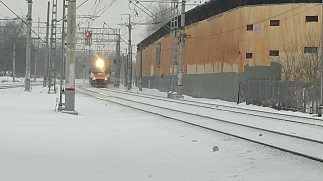 Электропоезд ЭП2Д-0180 "МЦД", сообщение Ипподром – Зеленоград-Крюково (последний день осени)