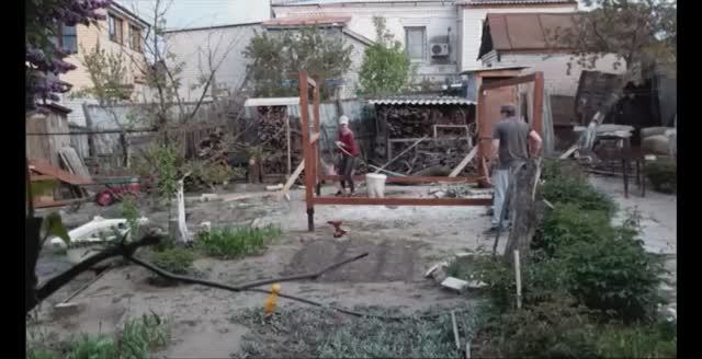 Собираем деревянную беседку во дворе. Красивая беседка своими руками.