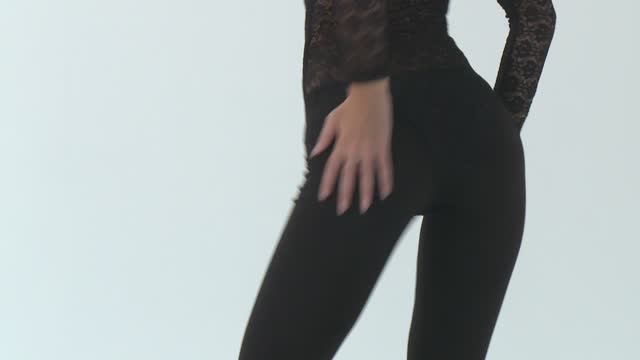 эротичный танец