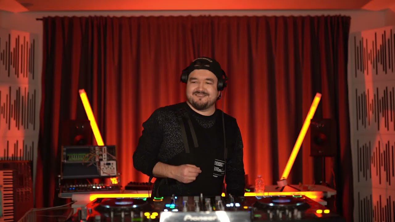Kuraj-Bambey - Tech House Mix @singomakers HQ January 2024
