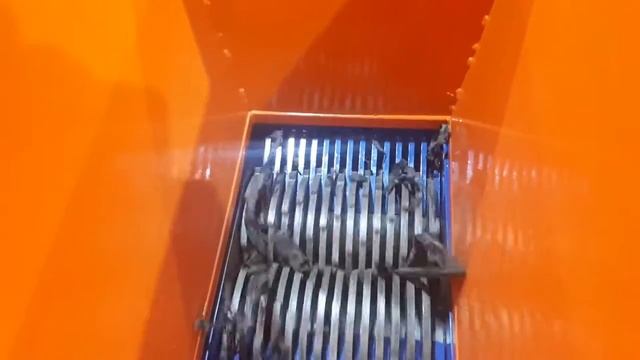 Измельчитель Шредер ИШМ-220 дробление шланга капельного орошения.mp4