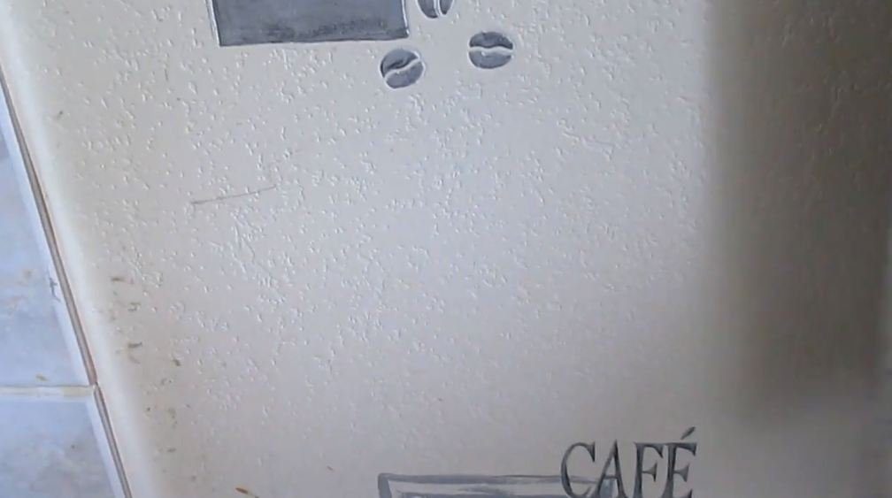 Как снять моющиеся обои, если их отмачивание не помогает