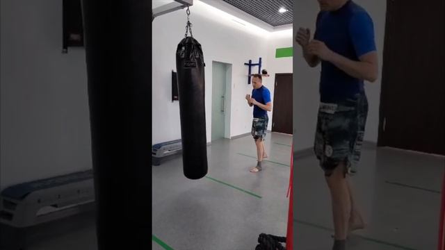 Основные удары ногами в кикбоксинге, муай тай, ММА, каратэ