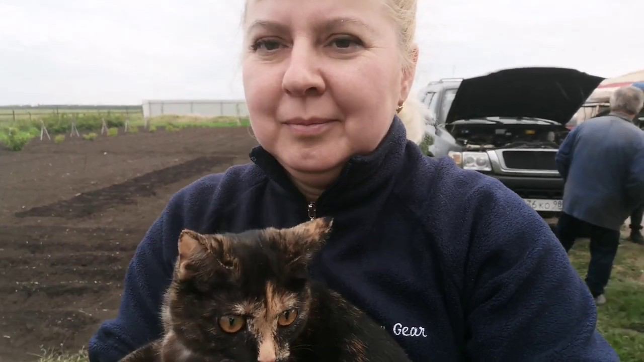 Мурка снова в гостях в деревне.