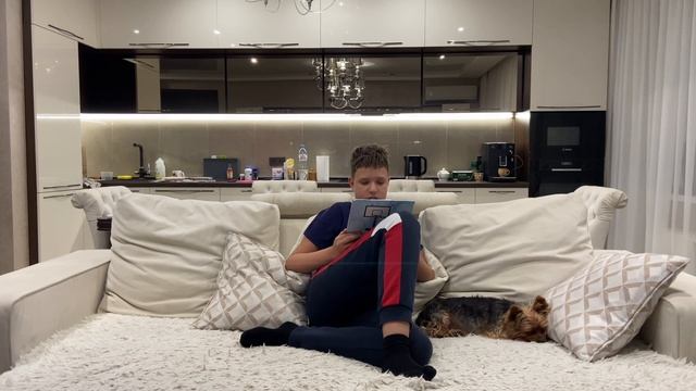 Диванные новости от 10.10.2023 г. (Аркадий Лебедев в Вконтакте, упадок телевидения, новое в Google)