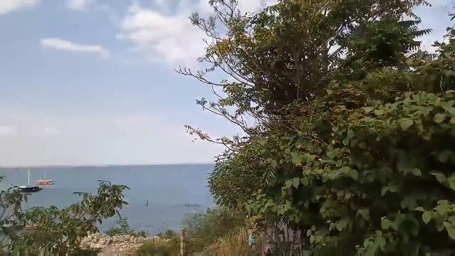 Дух древней церкви. Всегда посещаю старые храмы, бывая в Крыму. Невероятные ощущения!