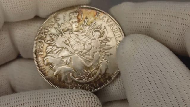 Бавария 1 талер, 1768 год Мадонна с ребенком на реверсе.