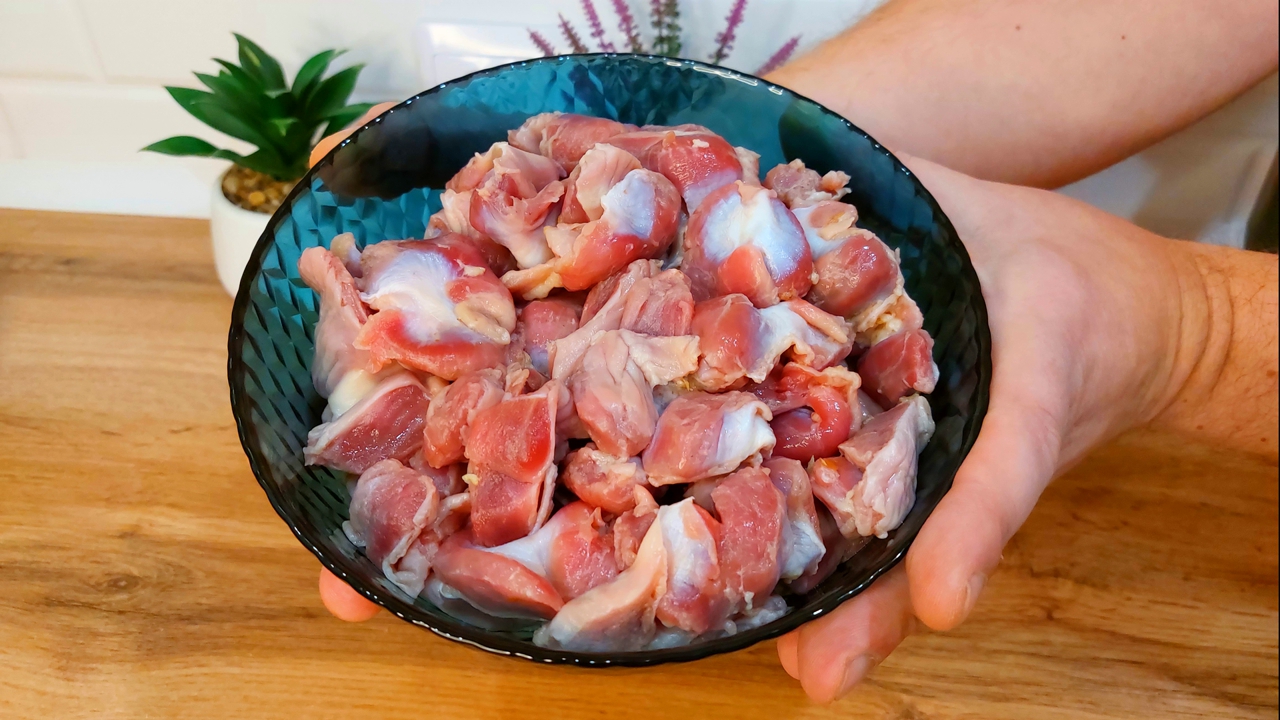 Как я готовлю куриные желудочки в сливочно-сырном соусе