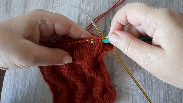 Супер узор " Комбинированная коса" . Фактурный и интересный.Подойдёт для всего