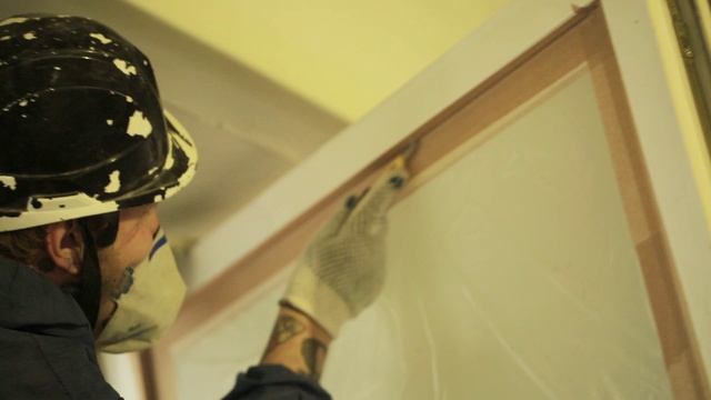 Мобильная покраска окон. «Кировский Универмаг» г. Санкт-Петербург. ООО «СтройХаус Рус»