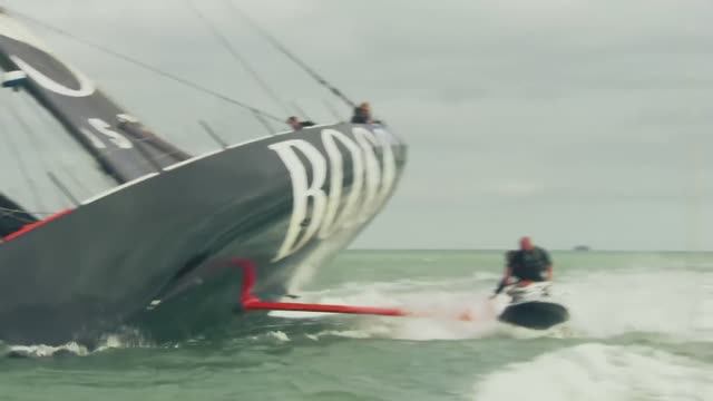 Конструкция парусного судна - Киль, Фойлы - Hugo Boss - The Keel Walk by Alex Thomson