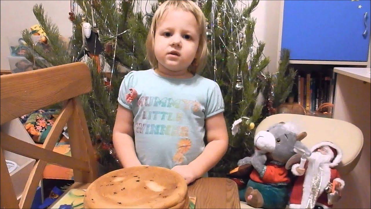 Милана делает рождественский кекс (полная версия)