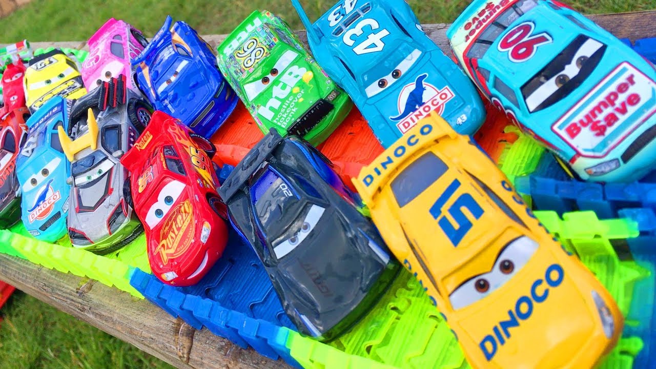 Машинки Тачки Гонки Кто Быстрее Молния Маквин и Друзья Гонщики Мультики для Детей