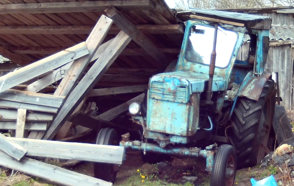 Вызволение трактора.