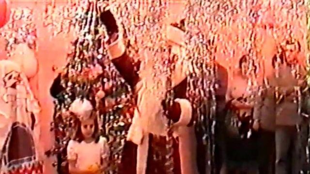 2000.12.26 Новогодний утренник в саду Максиму 6 лет