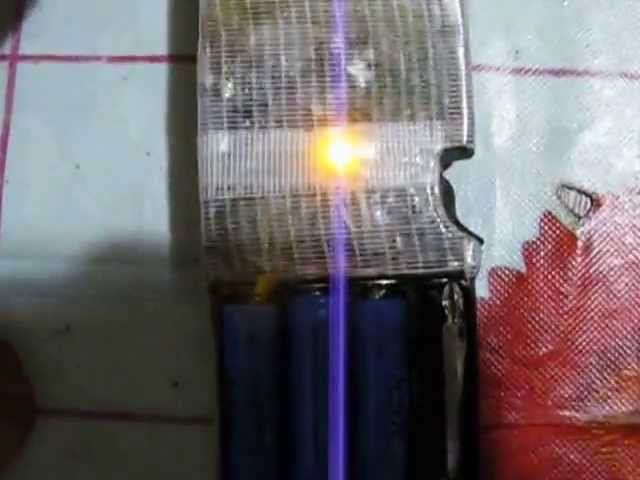 Испытание злого шокера на uc3845 3 аккума, лампа 100 ватт