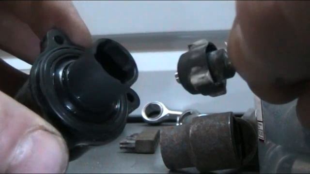 Mitsubishi Carisma. Регулятор холостого хода. Ремонт.