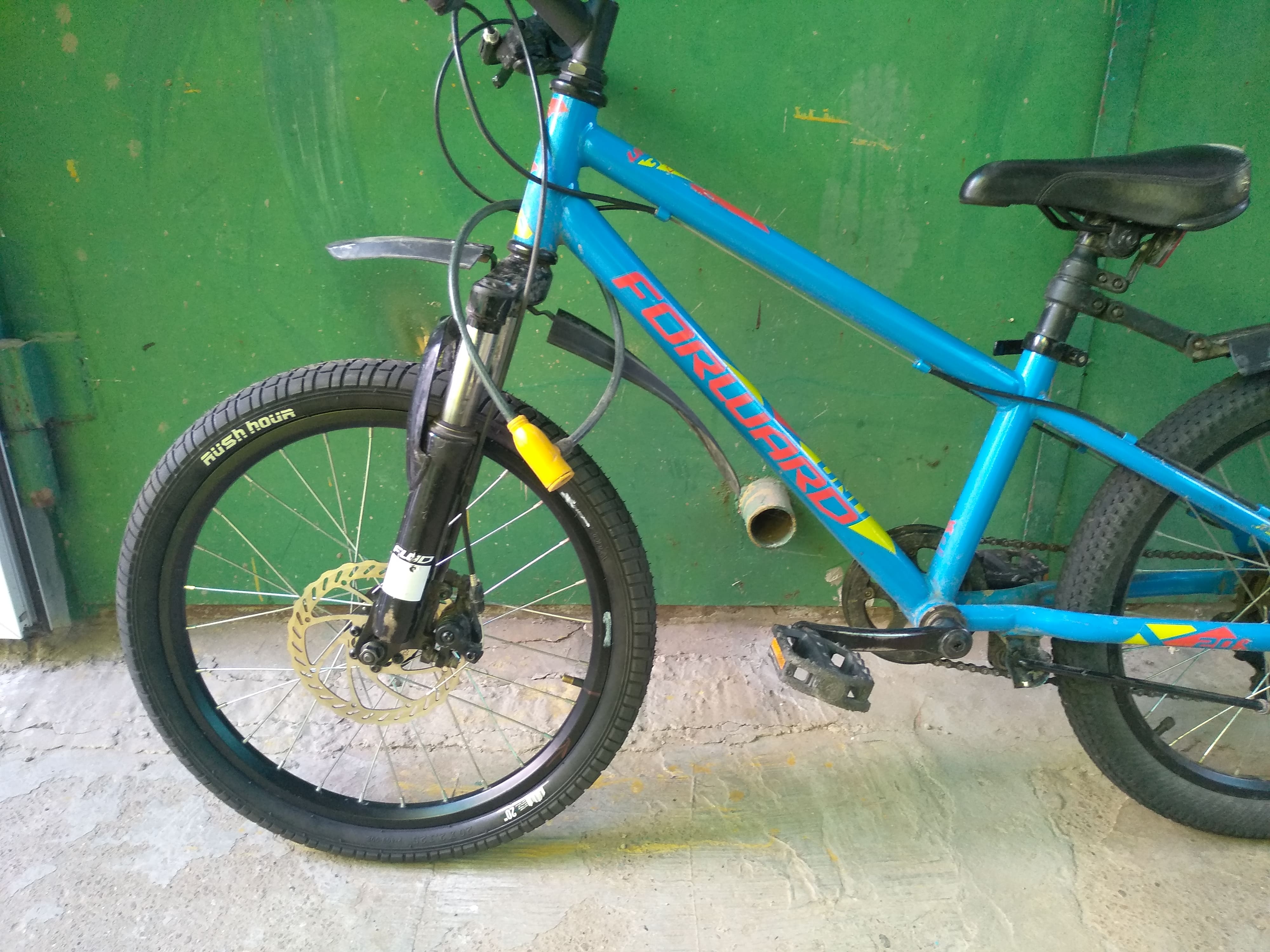 Велошина RUSH HOUR 20". Монтаж своими руками.