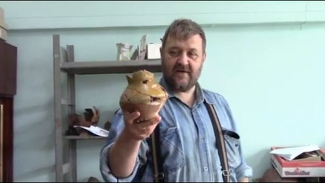 Абсолютно нормальный поливной кувшин, произведенный гончарами Азака