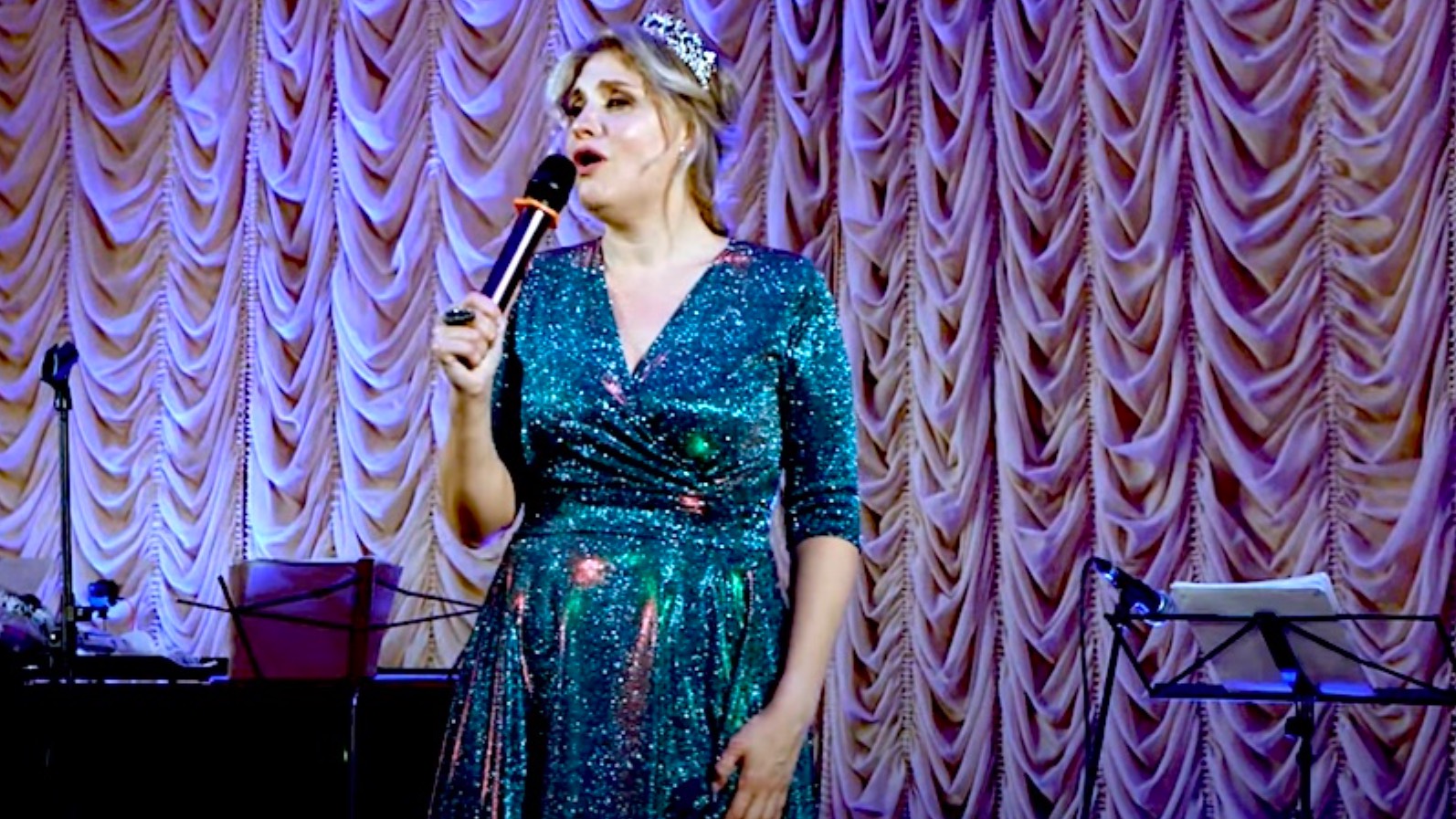 "Жизнь как дым" Екатерина Осипенко, музыка В. Лебедева, стихи Ю. Ряшенцева. LIVE