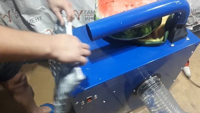 Набивочный пылесос НП-2 набиваем подушки крошкой поролона.mp4