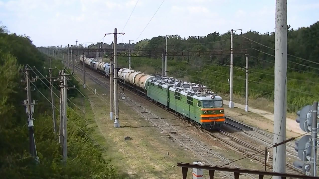 ВЛ80Т-2004 с грузовым поездом