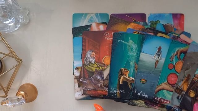 Сфера финансов и любовь ? Таро расклад