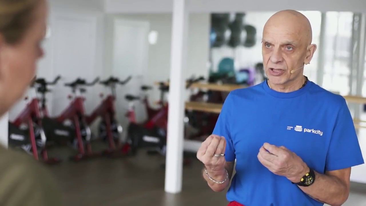 Урезала желудок и ест суши