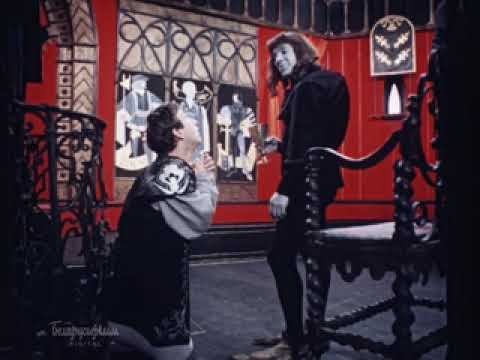 У Вас и ноги тоньше и горб больше...