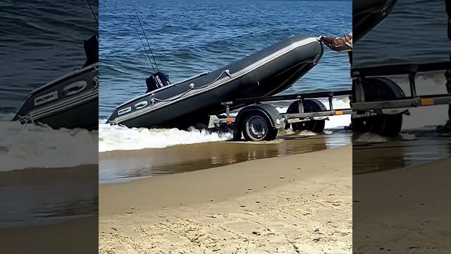 Спуск моторной лодки в Балтийское море