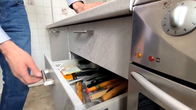 Правильная организация  кухни на 6 кв.м. Современный дизайн кухни с фактурными фасадами. #обзоркухни