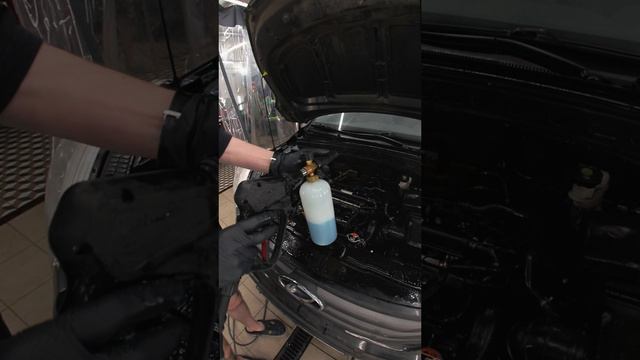 КАК ПОМЫТЬ ДВИГАТЕЛЬ СВОИМИ РУКАМИ?            #foamheroes #мойка #detailing #уходзаавто #детейлинг