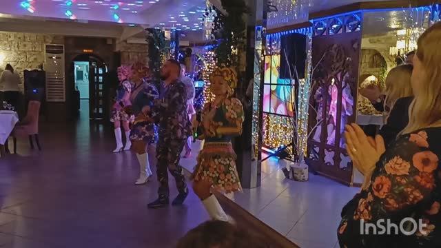 Часть 2 РЕСТОРАН КОРОЛИ, ВЫСТУПЛЕНИЕ ФОЛК-ШОУ ГРУППЫ ЗАЗНОБА в городе Пенза 04.02.2023 (фрагмент).